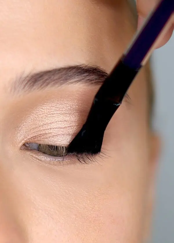 KEVYN AUCOIN Angled Fan Mascara Brush
