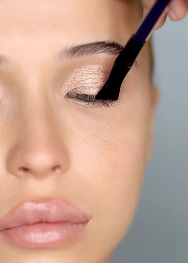 KEVYN AUCOIN Angled Fan Mascara Brush