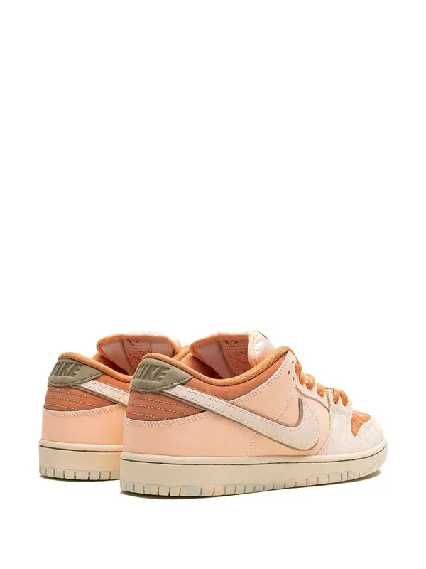 Nike Sb Dunk Low Pro Prm Trocadero Gardens Sneakers - Pink