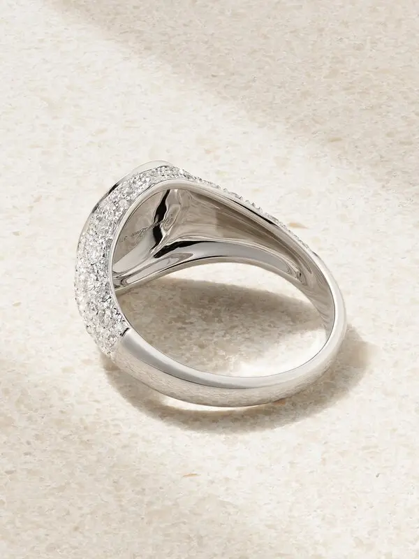 Yvonne Léon Mini Chevalière Diamond Ring