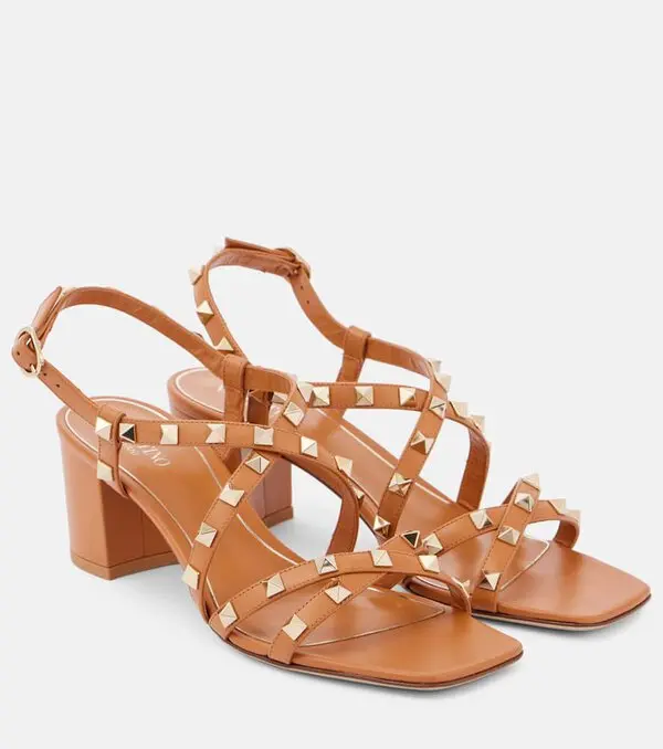 Valentino Garavani Rockstud Leather Sandals - Pink