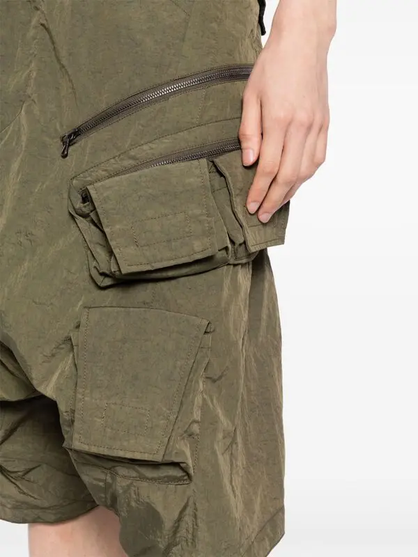 JULIUS Mid-rise Cargo Shorts - Green