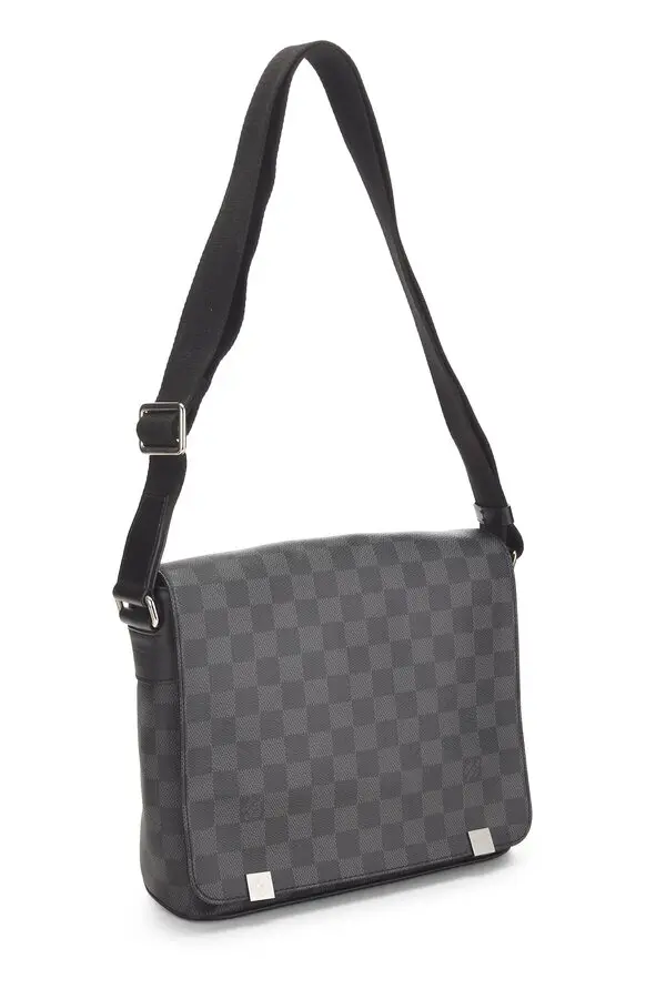 LOUIS VUITTON Damier Graphite District Messenger Bag