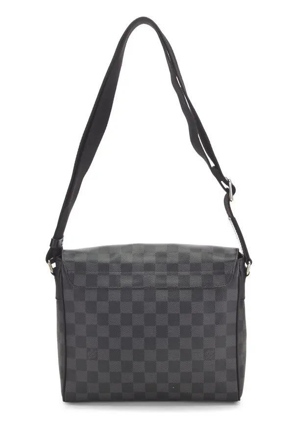 LOUIS VUITTON Damier Graphite District Messenger Bag