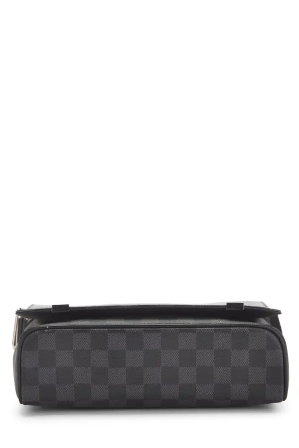LOUIS VUITTON Damier Graphite District Messenger Bag