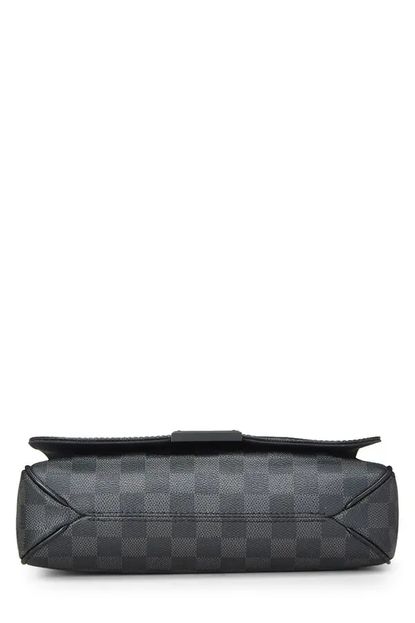 LOUIS VUITTON Damier Graphite District Messenger Bag