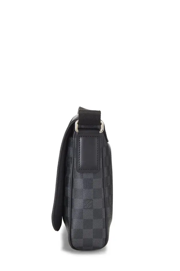 LOUIS VUITTON Damier Graphite District Messenger Bag