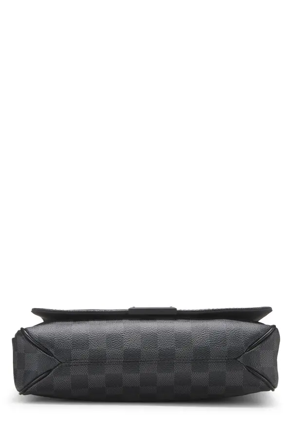 LOUIS VUITTON Damier Graphite District Messenger Bag