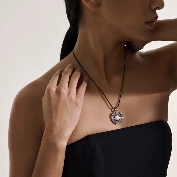 John Hardy Moon Door Necklace Leather, Pearl