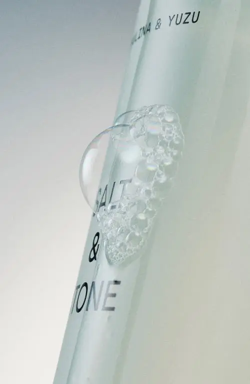 SALT & STONE Spirulina & Yuzu Facial Cleanser