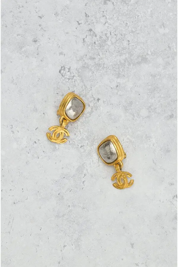 Chanel 1997 Coco Mark Clip-on Earrings In Metallic