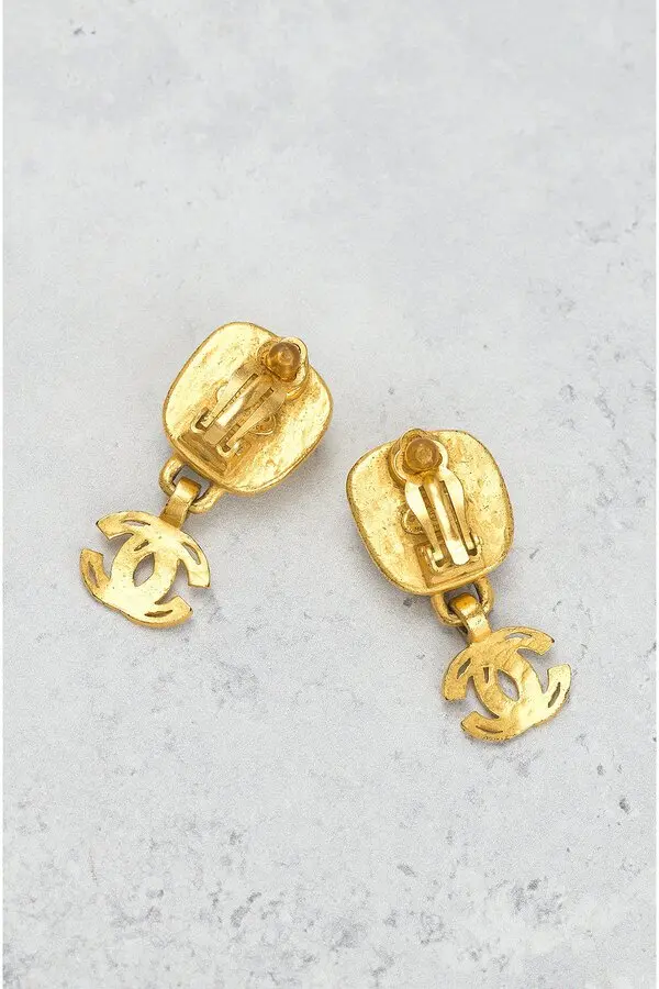 Chanel 1997 Coco Mark Clip-on Earrings In Metallic
