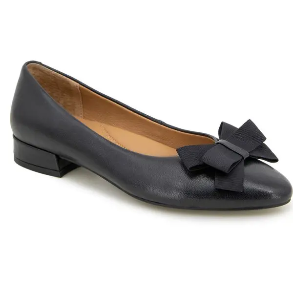 Gentle Souls By Kenneth Cole Abigail Bow Pump - Black Leather