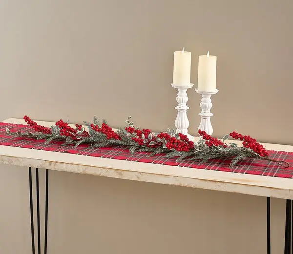 VALERIE PARR HILL 4' Berry, Holly And Pine Garland Valerie - One-color