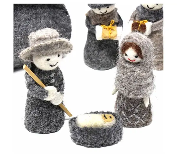 GLOBAL CRAFTS 12pc Handmade Felt Nativity Set W/ Storage Barn