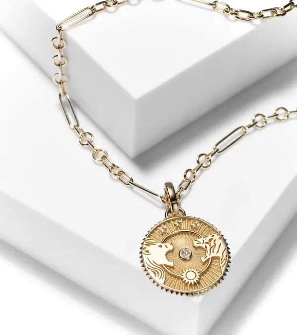 FOUNDRAE Strength 18kt Yellow Pendant Necklace With Diamond