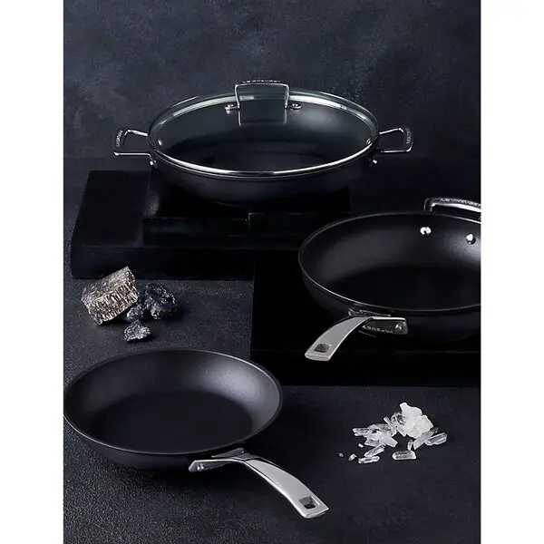 LE CREUSET Toughened Non-stick Shalllow Aluminium Casserole Dish With Glass Lid - One-color