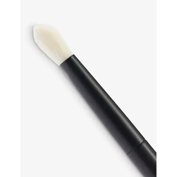 LISA ELDRIDGE BEAUTY Seamless Blend Brush No.9