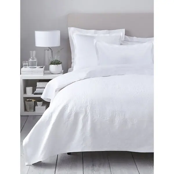 THE WHITE COMPANY Vintage Etienne Bedspread - White