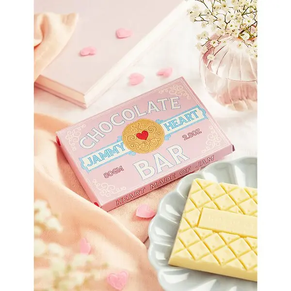 THE CHOCOLATE GIFT COMPANY Ever So Jammy Heart White Chocolate Bar 80g