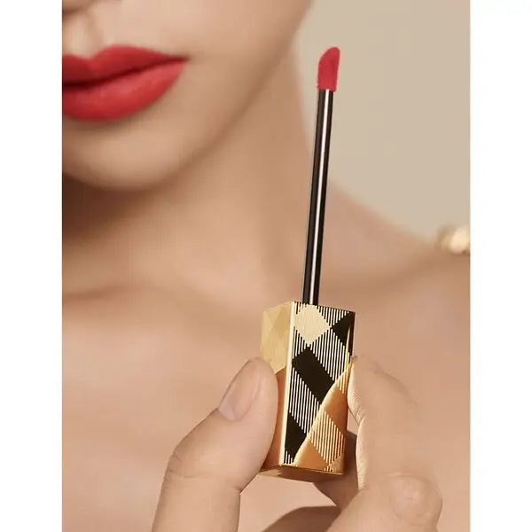 Burberry Kisses Liquid Matte Lipstick 6ml