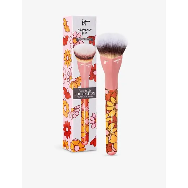 IT COSMETICS Heavenly Luxe® Love Is The Foundation Brush