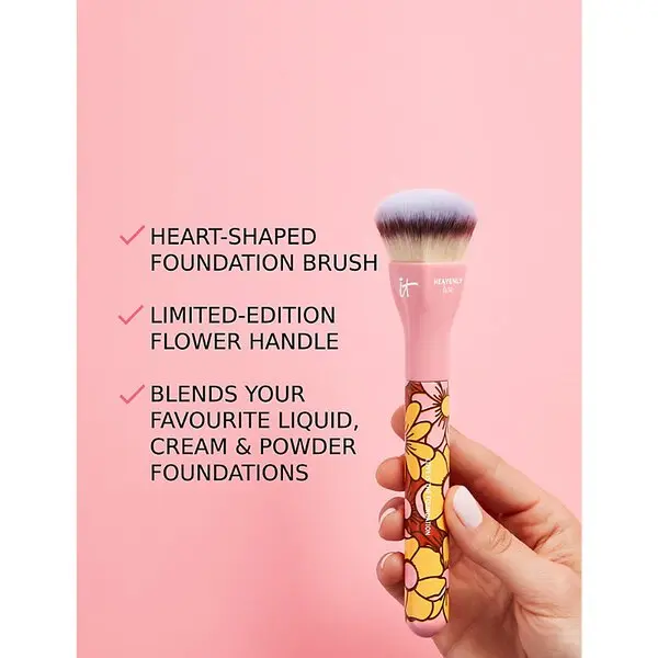 IT COSMETICS Heavenly Luxe® Love Is The Foundation Brush