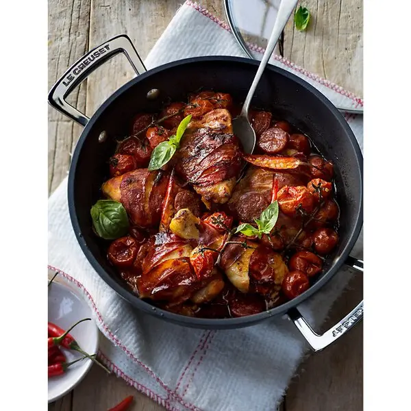 LE CREUSET Toughened Non-stick Shalllow Aluminium Casserole Dish With Glass Lid - One-color