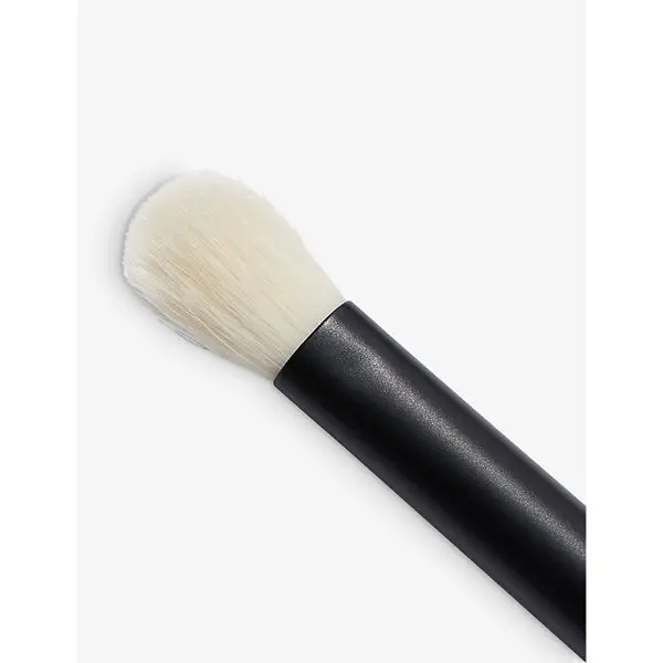 LISA ELDRIDGE BEAUTY Seamless Blend Brush No.8