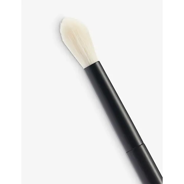 LISA ELDRIDGE BEAUTY Seamless Blend Brush No.8