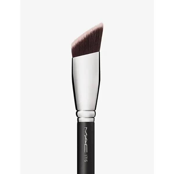 MAC COSMETICS 171s Wedge Smooth-edge Face Brush - One-color