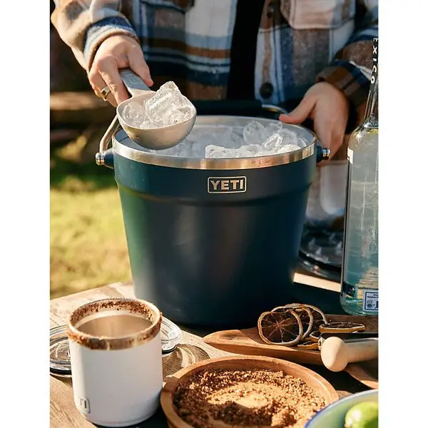 YETI Rambler Beverage Bucket