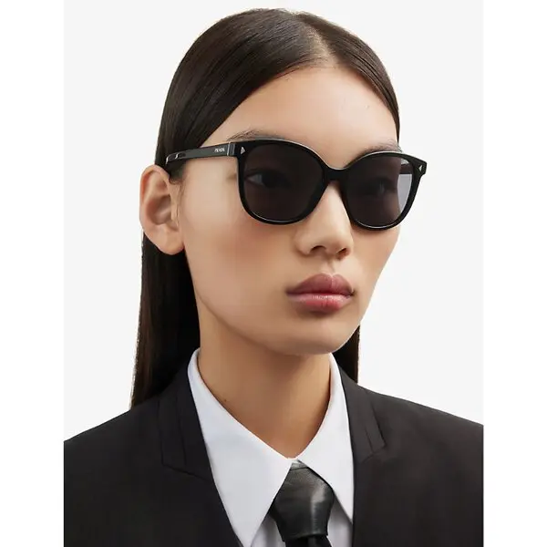 Prada Pr 22zs Square-Frame Sunglasses - Black | Editorialist display picture 1