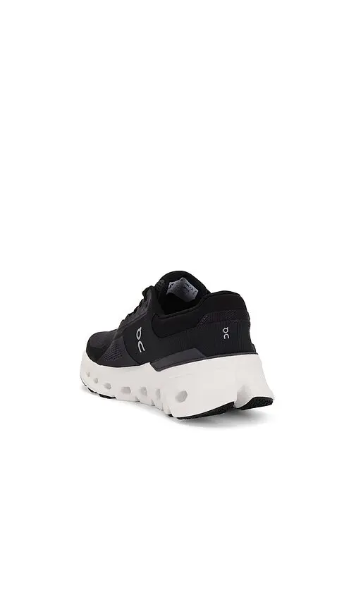 On Cloudrunner 2 Sneaker