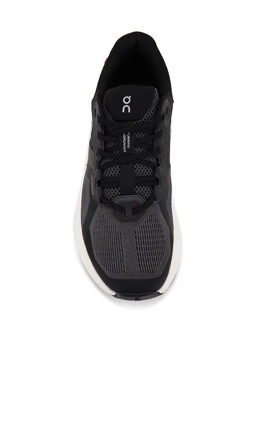 On Cloudrunner 2 Sneaker