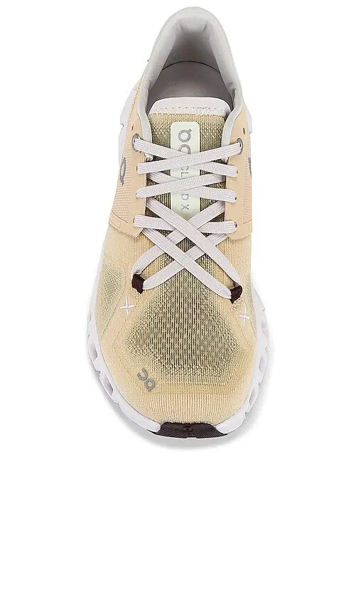 On X 3 Sneaker
