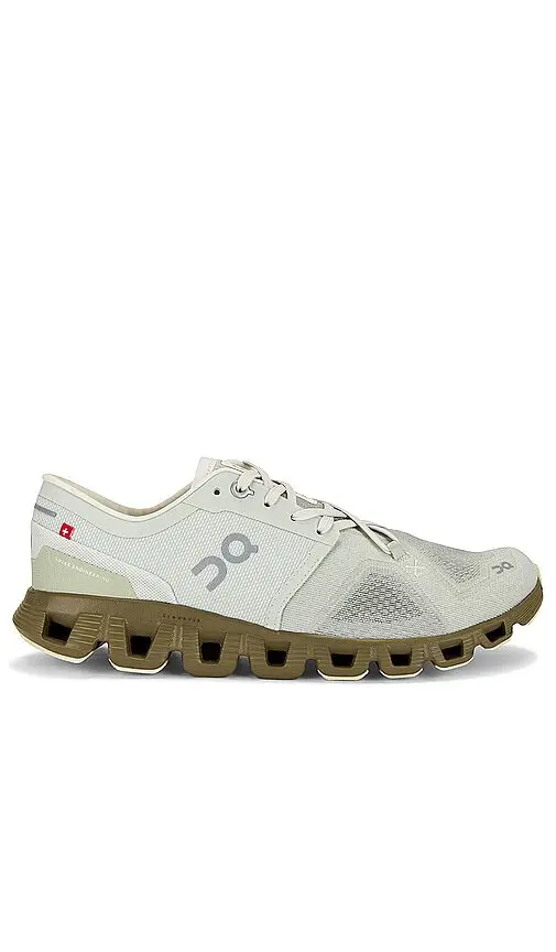 On X 3 Sneaker