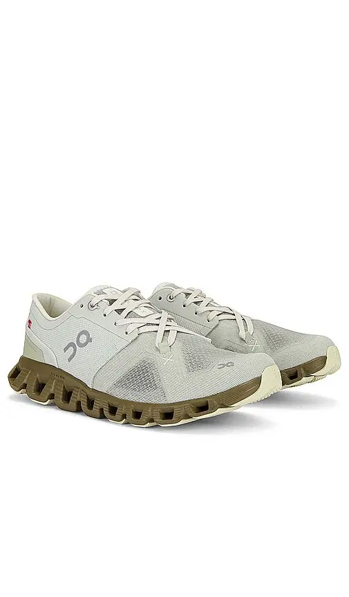 On X 3 Sneaker