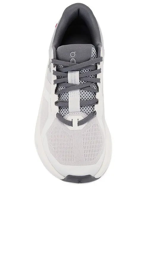 On Cloudrunner 2 Sneaker