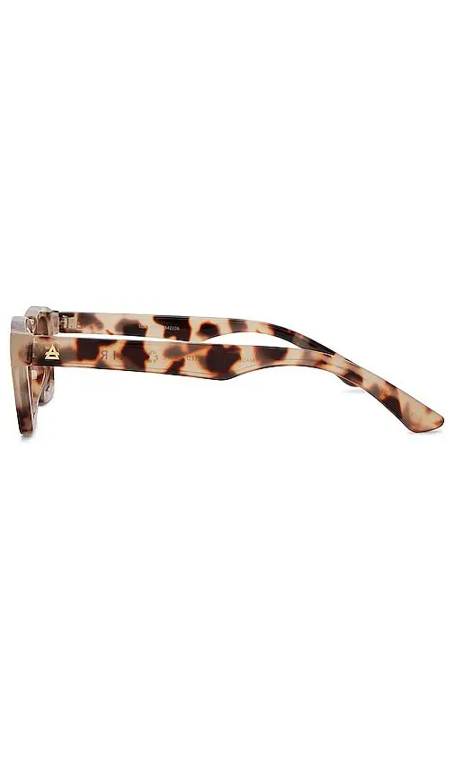 AIRE Sculptor Sunglasses - Brown