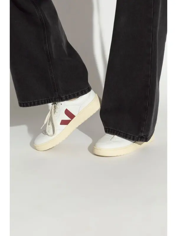 VEJA V-90 Sneakers - White