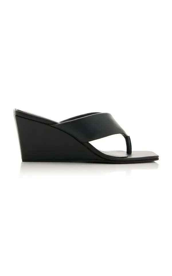 ST. AGNI Thong Leather Sandals