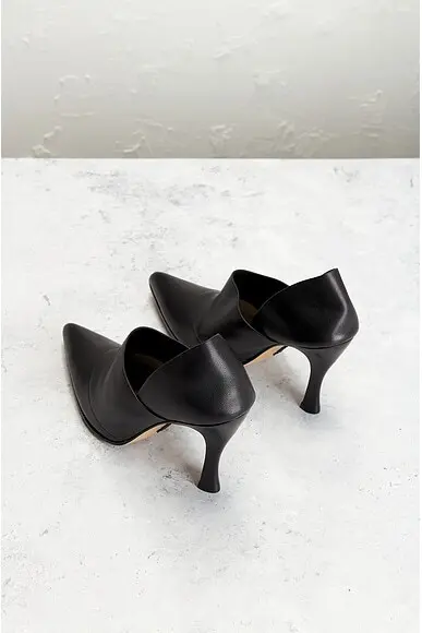Loewe Comic Folded Pump