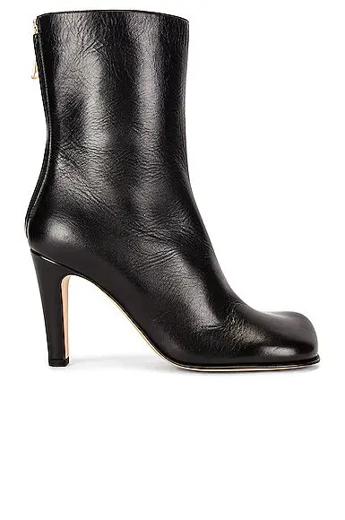 Bottega Veneta Round Toe Boots