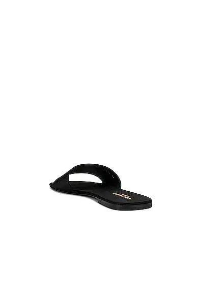 Saint Laurent Tail 05