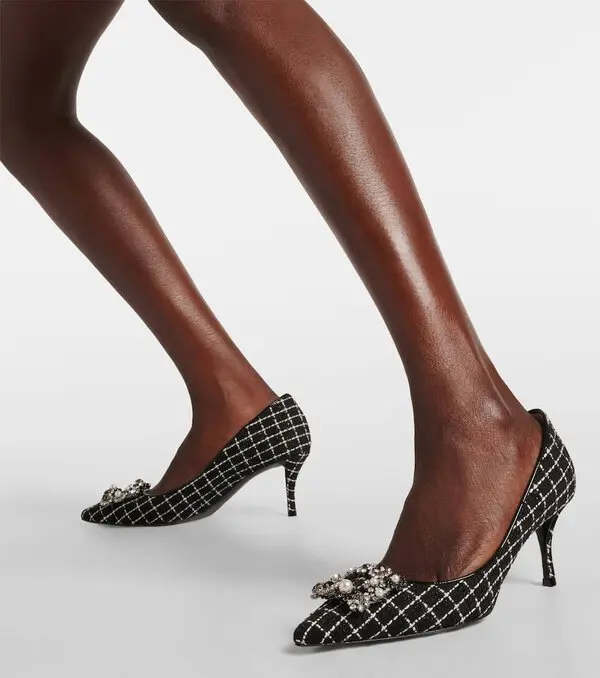 ROGER VIVIER Flower Strass 65 Bouclé Pumps