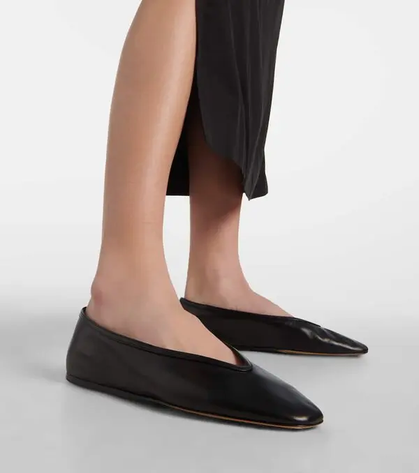 Le Monde Beryl Leather Ballet Flats - Black