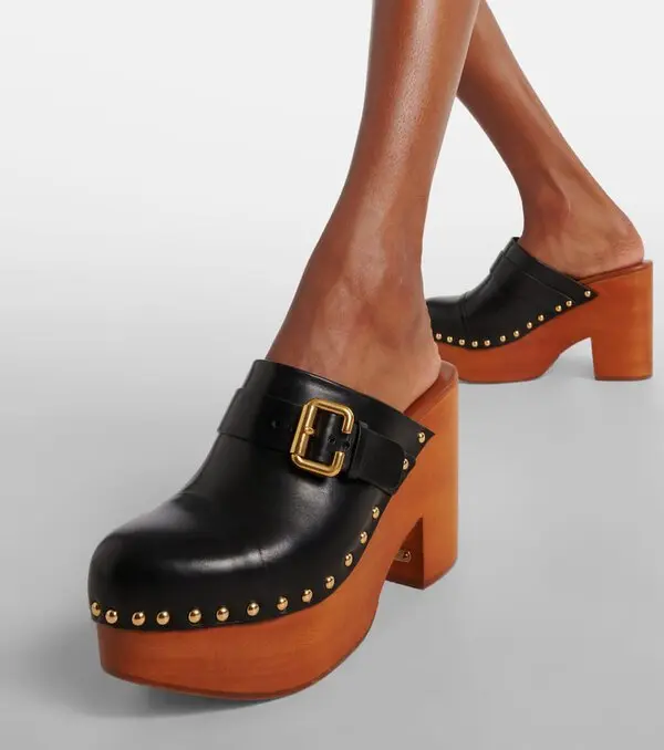 Chloé Jeannette Studded Leather Clogs - Black