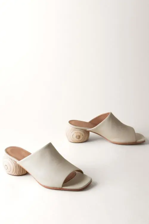 HUMA BLANCO Milla Leather Slide Sandal - Bone