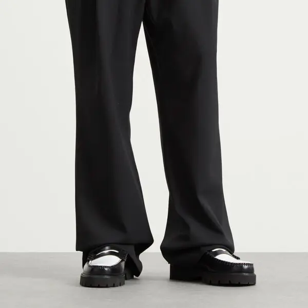 G.H. BASS & CO. Larson 90s Loafer - Black/white Leather